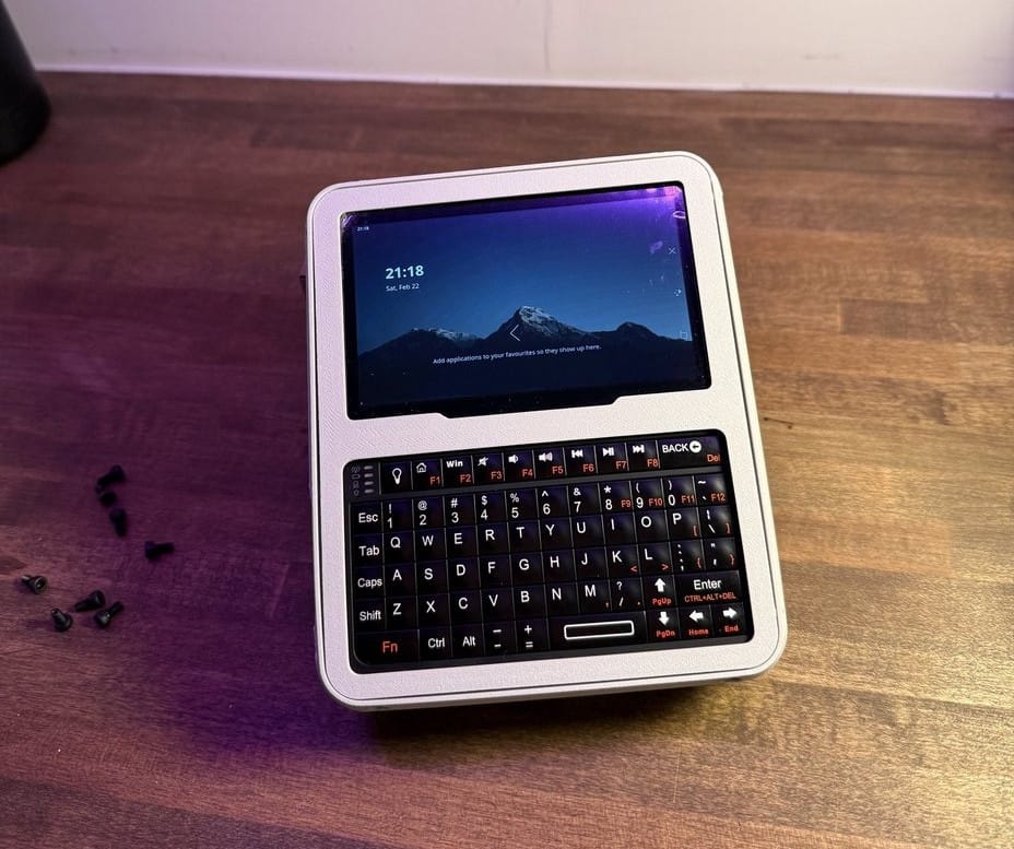 3D Print Cyberboy v1 for Raspberry Pi 4: A Cyberdeck Remix